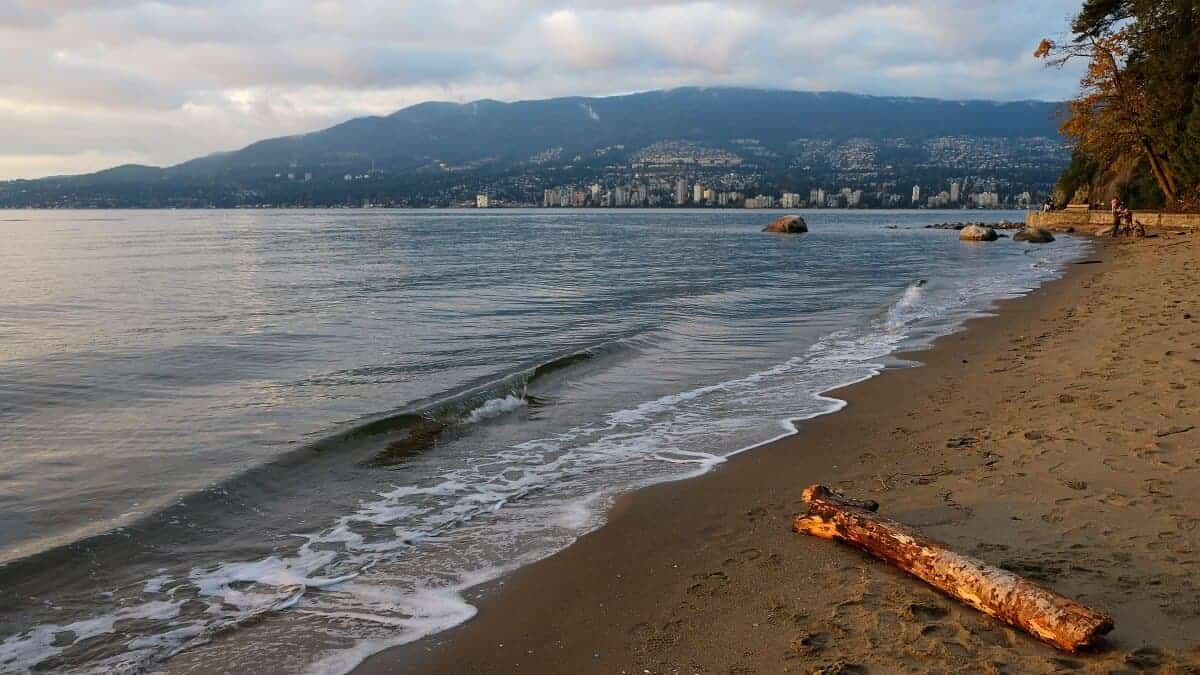 Vancouver vs. Seattle: Which is Better & Where to Spend More Time